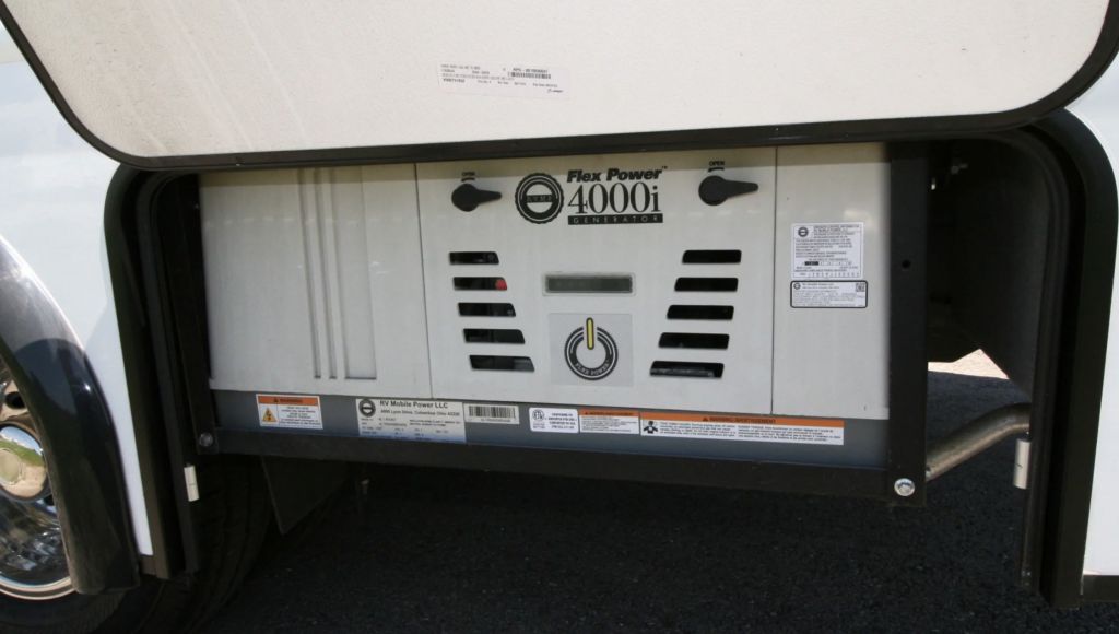 New 2024 EAST TO WEST ENTRADA 24RL by FOREST RIVER | GreatCanadianRV ...