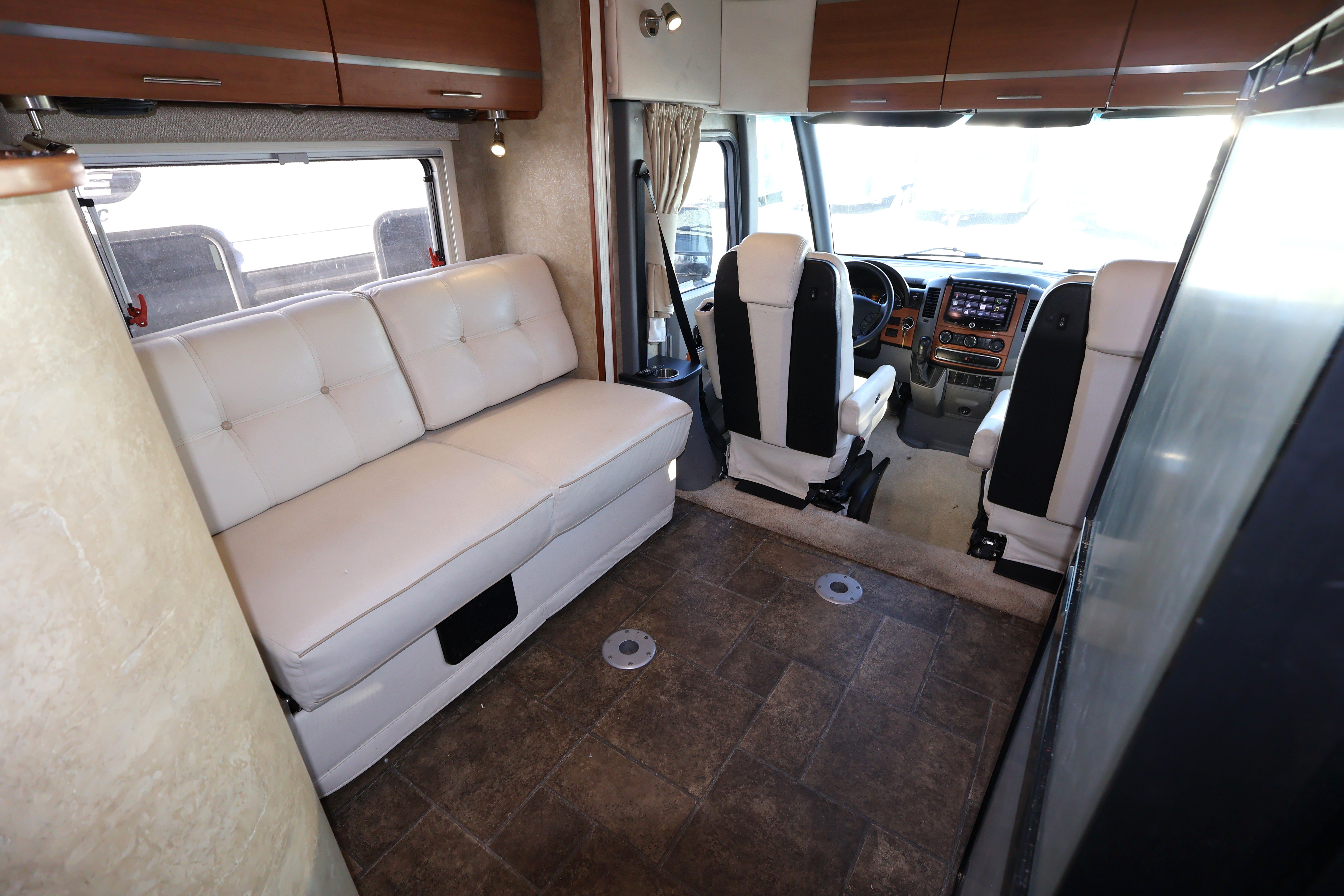 2013 ITASCA REYO 25Q by WINNEBAGO | Can-AmRVCentre - RVC Navigator
