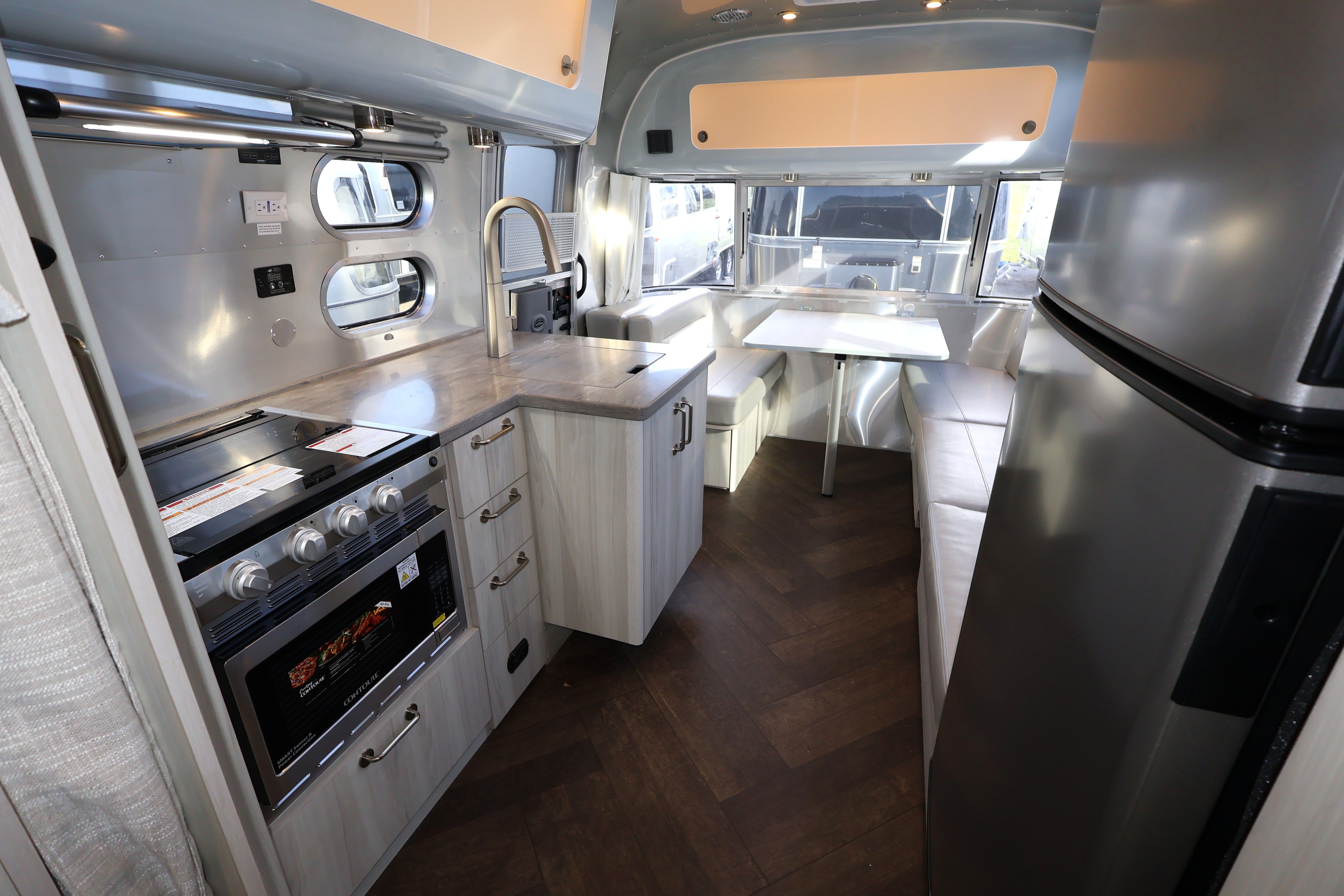 2026 AIRSTREAM INTERNATIONAL 25FB TWIN by AIRSTREAM | Can-AmRVCentre ...