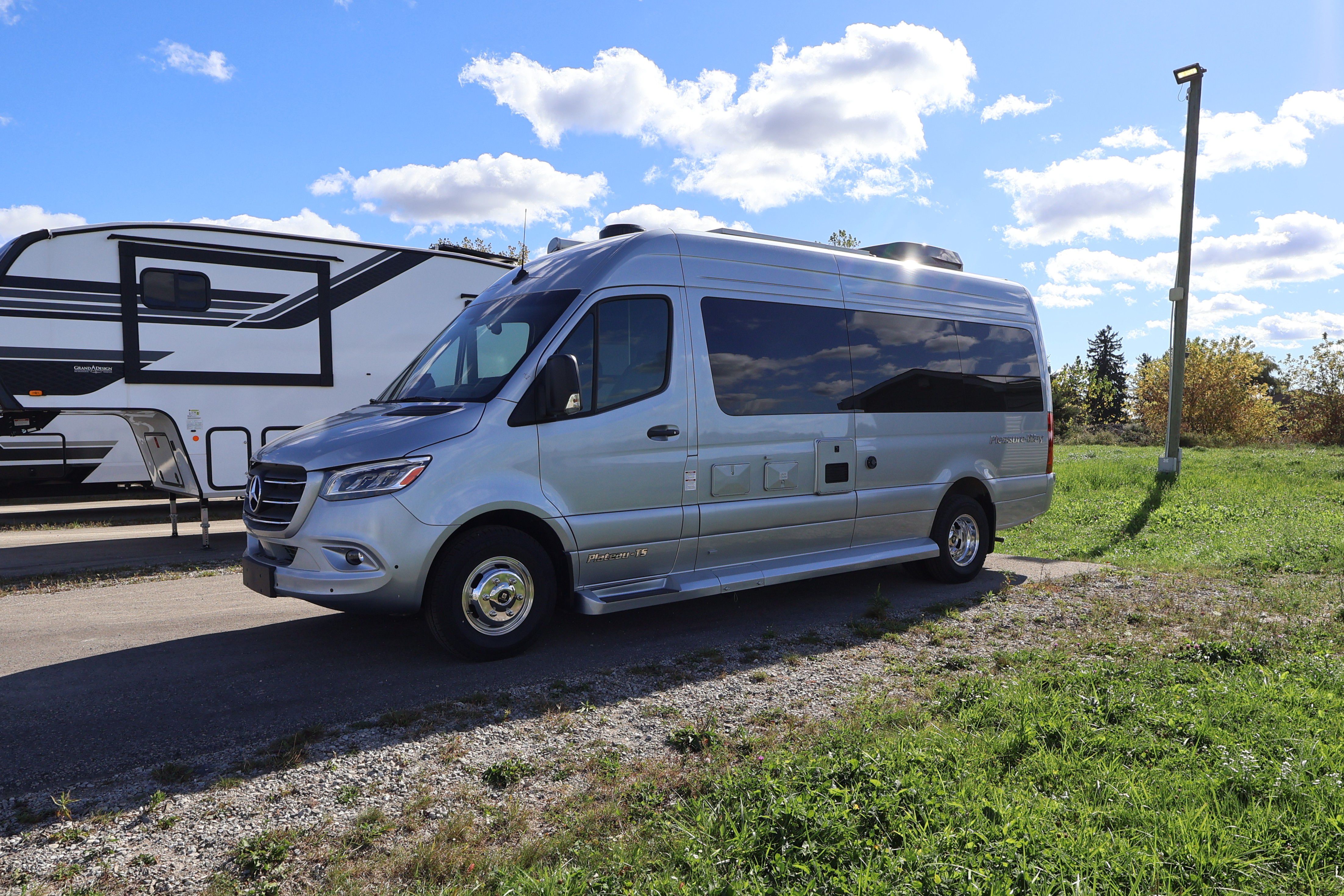 2026 PLEASURE-WAY PLATEAU TS by PLEASURE-WAY | Can-AmRVCentre - RVC ...