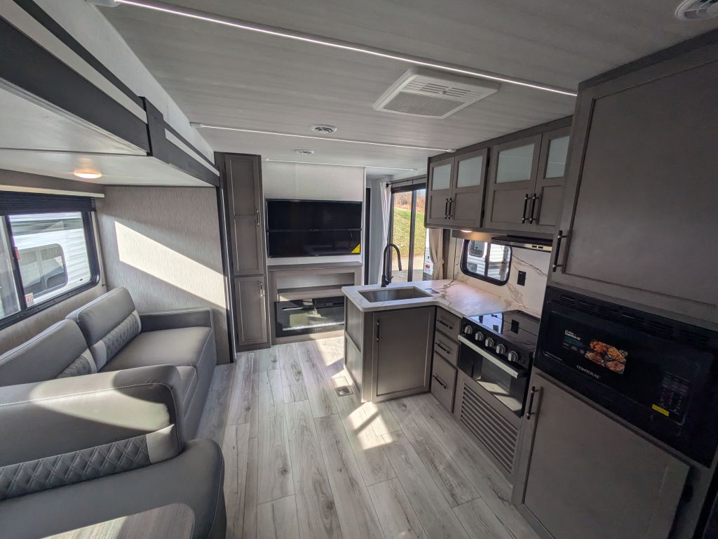 2025 HIDEOUT 38DBD by KEYSTONE | MobilifeRVCentre - RVC Navigator